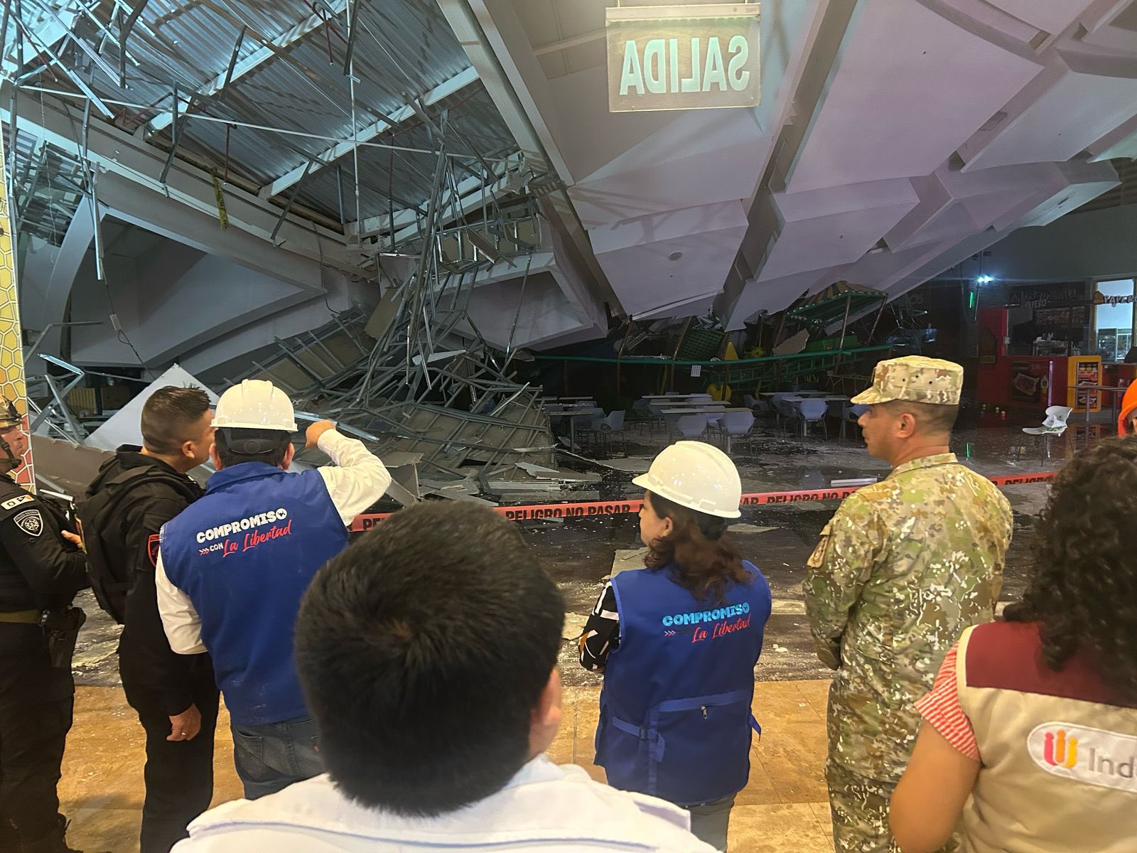 Tragedia en Perú: desplome del techo en el centro comercial Real Plaza ...